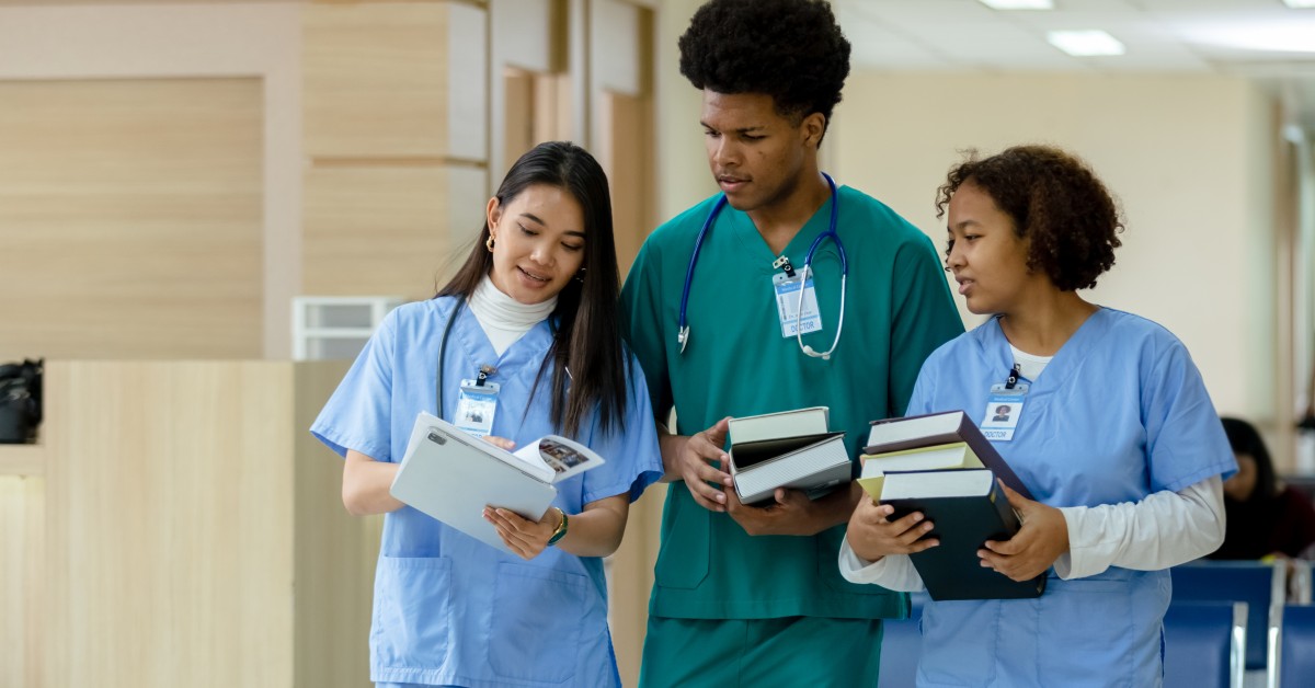 Step-by-Step Guide: How To Become a Holistic Nurse - American Institute ...