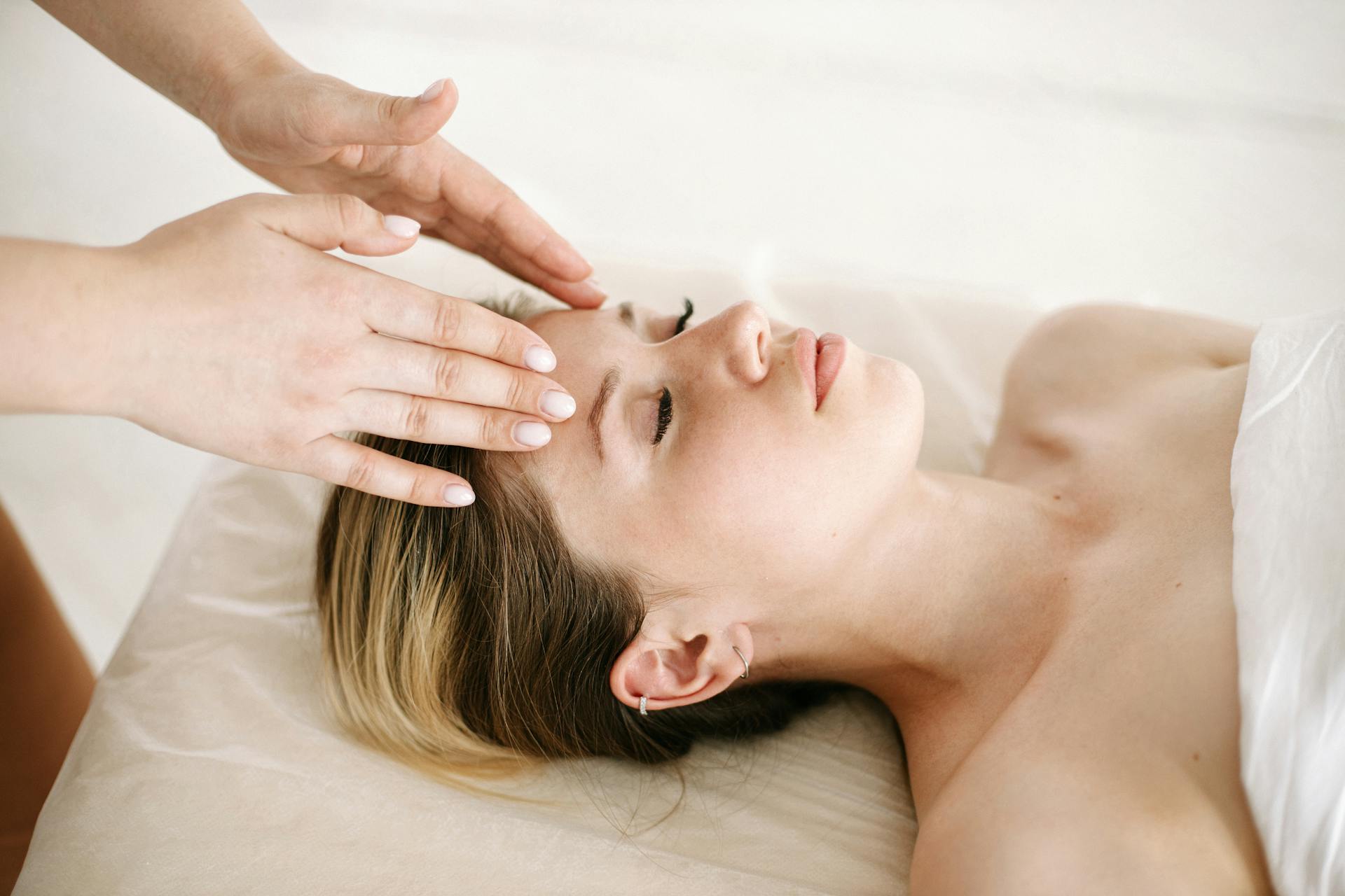 Migraine Massage: Types and Techniques for Effective Relief - American ...